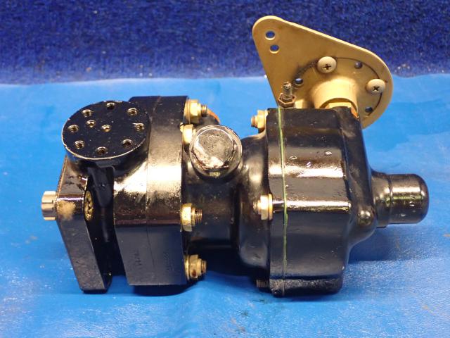 Hartzell F-2-7A Prop Governor.